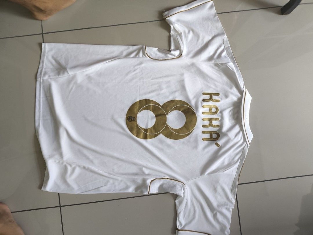 Real Madrid Kaka Name Set Jersey, Men's Fashion, Activewear on Carousell