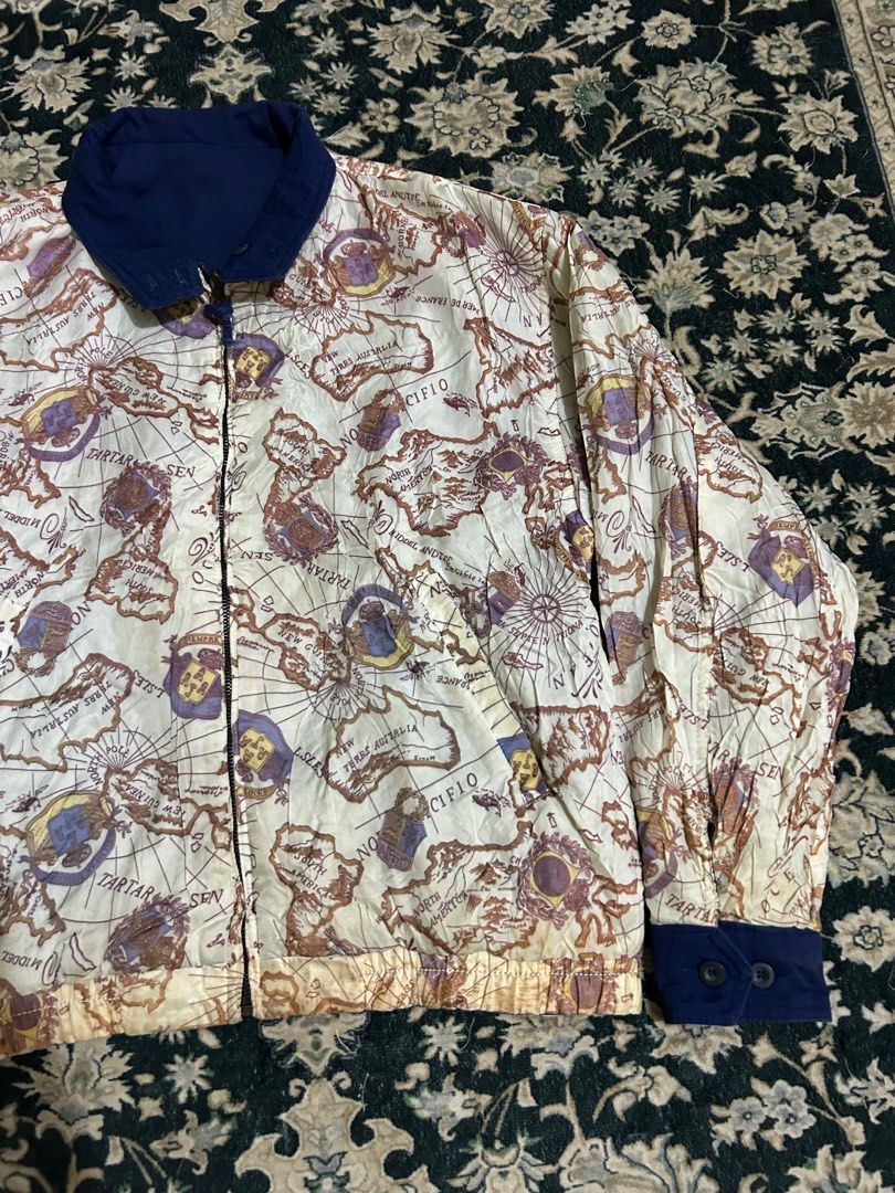 reversible map jacket, Men's Fashion, Activewear on Carousell