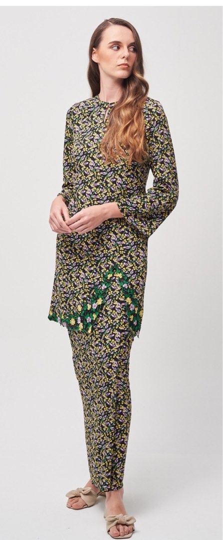Rico rinaldi baju raya condition like, Women's Fashion, Muslimah ...