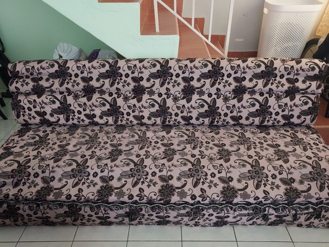 Sofas firash arab, Furniture & Home Living, Furniture, Sofas on Carousell