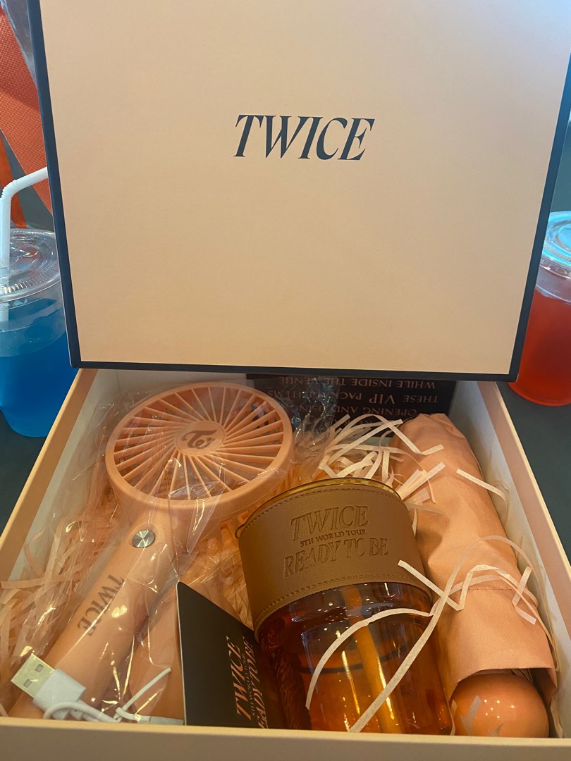 TWICE VIP Ready To Be Concert Gift, Hobbies & Toys, Memorabilia ...