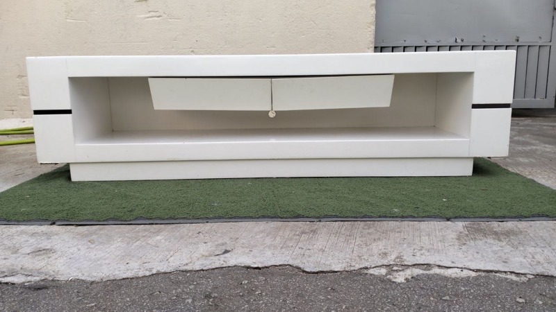 YA43E Almari TV 6 Feet TV Cabinet Gross White, Furniture & Home Living ...