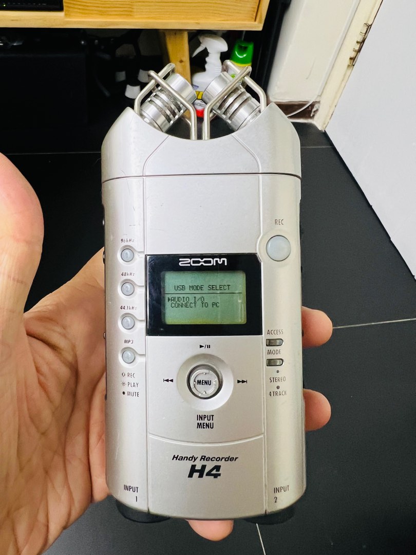 Zoom H4 - Handy Recorder, 音響器材, 錄音機 - Carousell