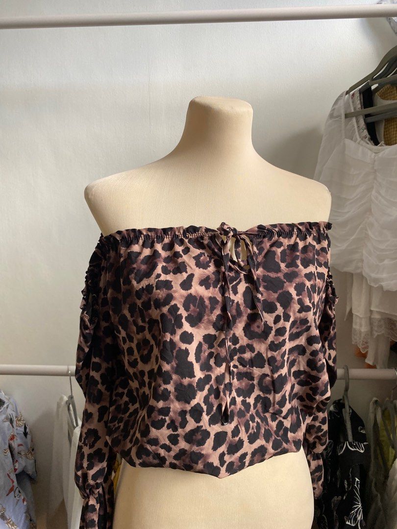 🌸 Brown Animal Print Off Shoulder Top, Women's Fashion, Tops, Blouses ...