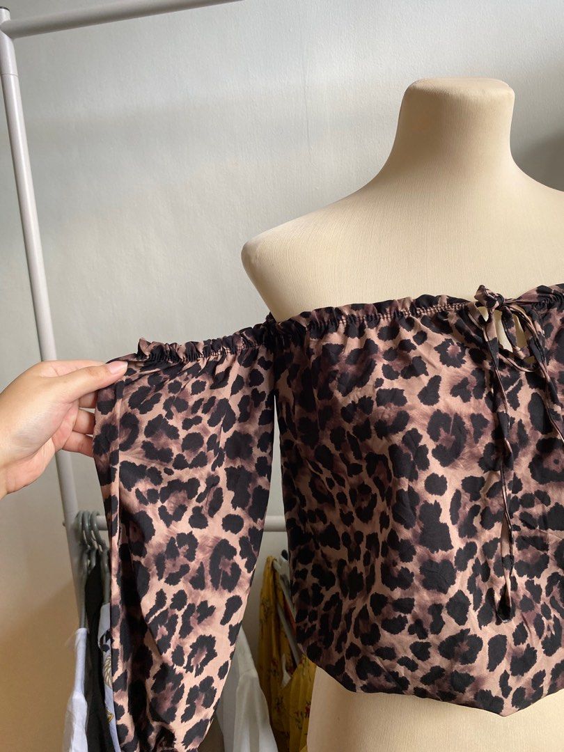 🌸 Brown Animal Print Off Shoulder Top, Women's Fashion, Tops, Blouses ...