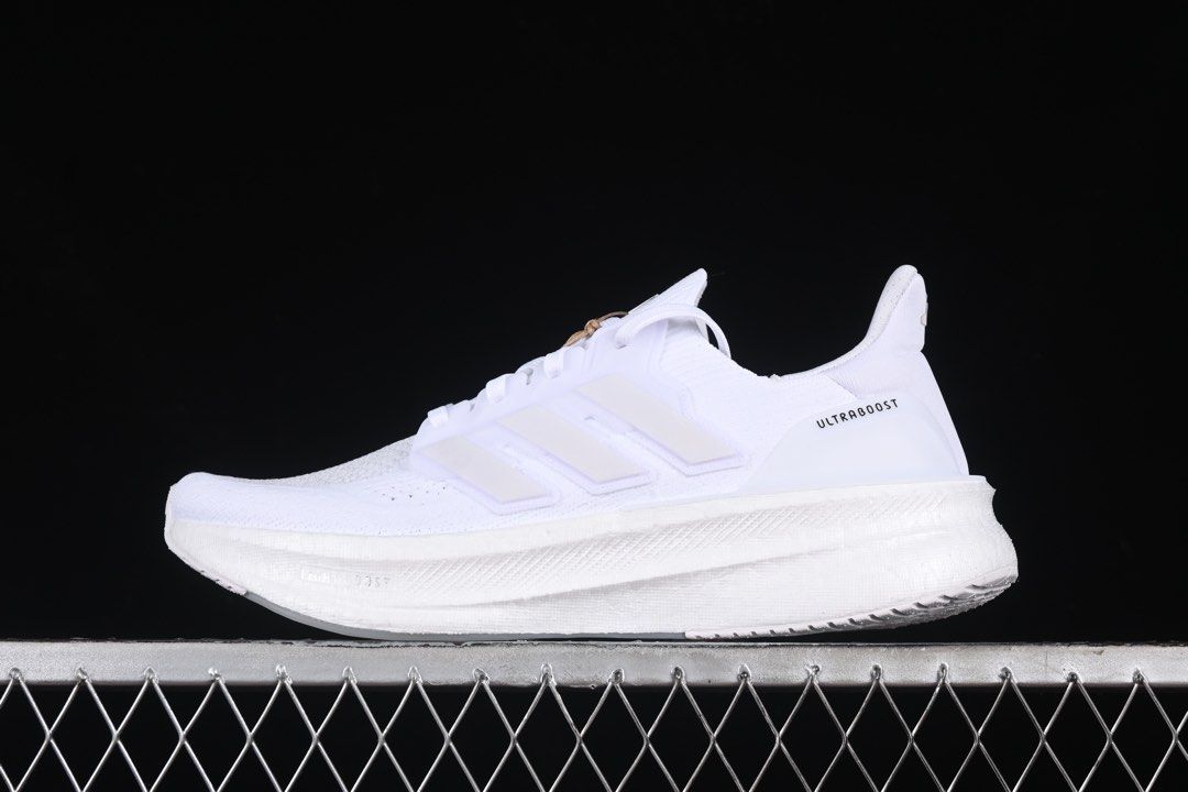 Adidas Ultraboost 5 (ID8813) Unisex preorder, Fesyen Wanita, Sepatu di ...