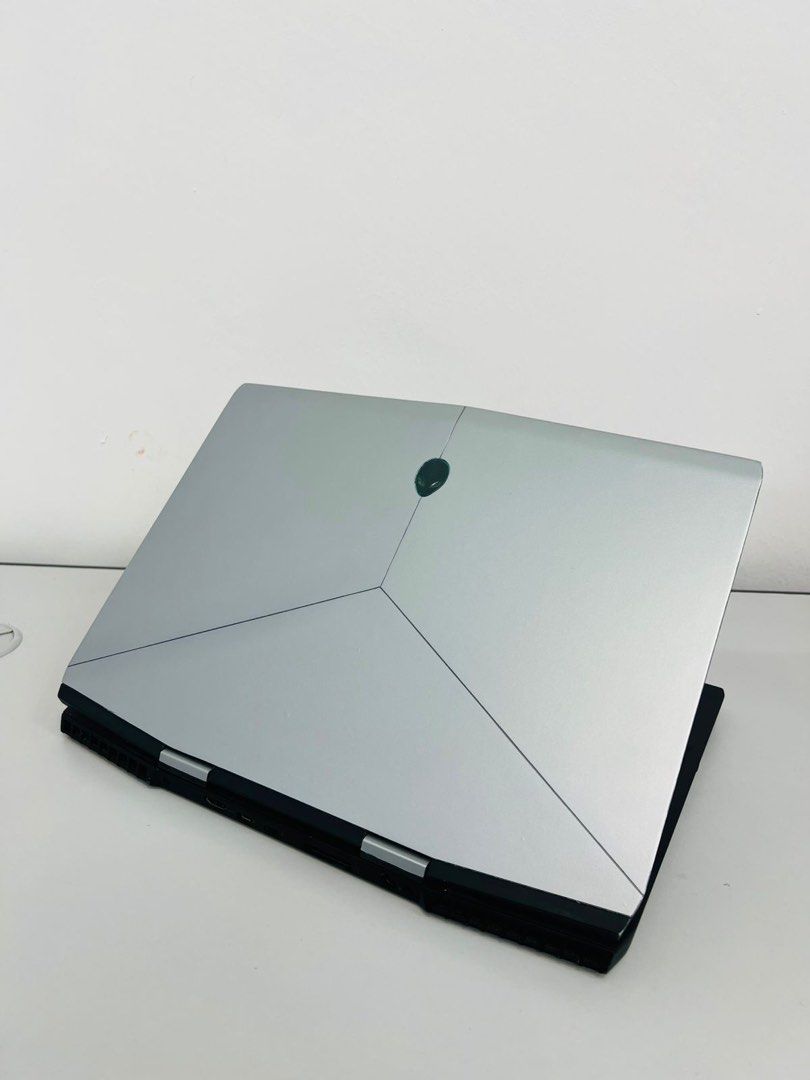 Alienware i7 High end Gaming laptop 8Th Gen RTX 2070 Max Q Design FULL ...