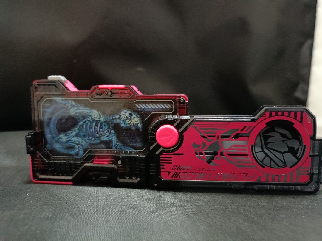 Bandai kamen rider zero-one DX flying falcon/wing progrise key, Hobbies ...