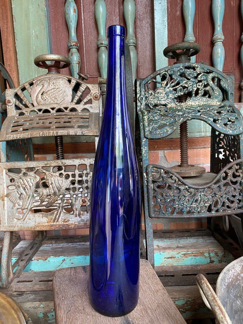 Botol Kaca Antik, Furniture & Home Living, Home Decor, Vases ...