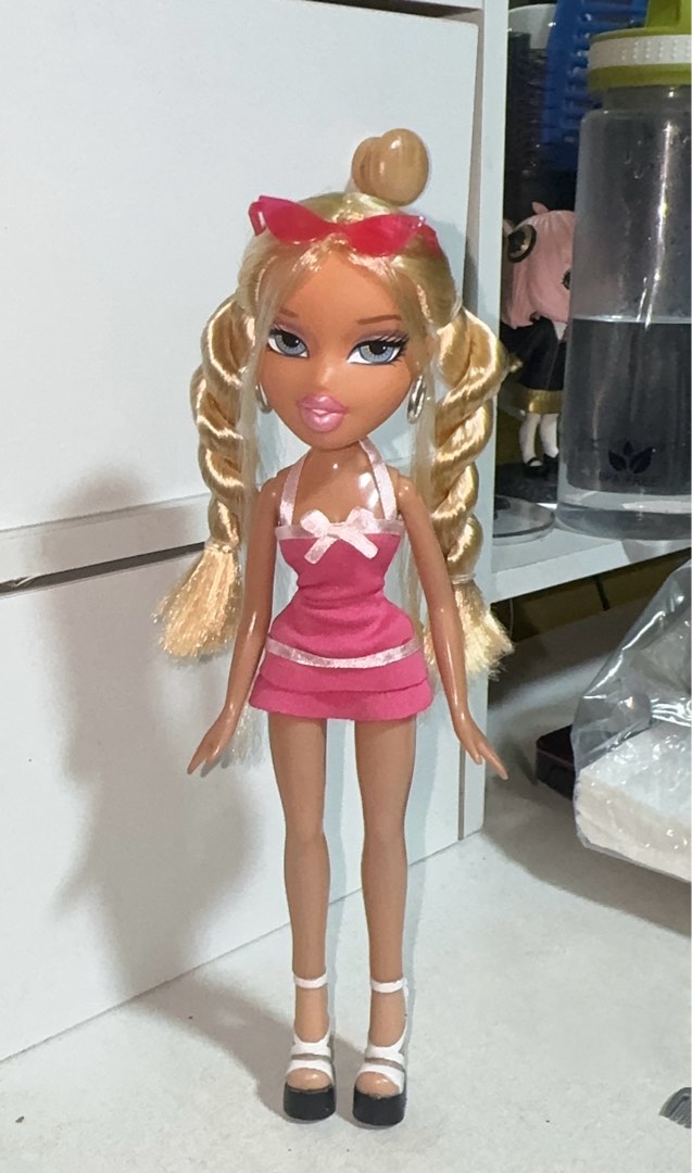 Bratz Spring Break Cloe, Hobbies & Toys, Toys & Games on Carousell