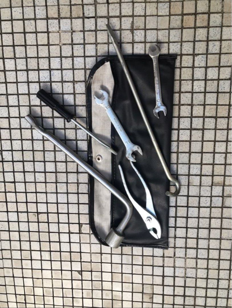 Car jack, tools, cross wrench, jack handle, breakdown triangle , Car ...