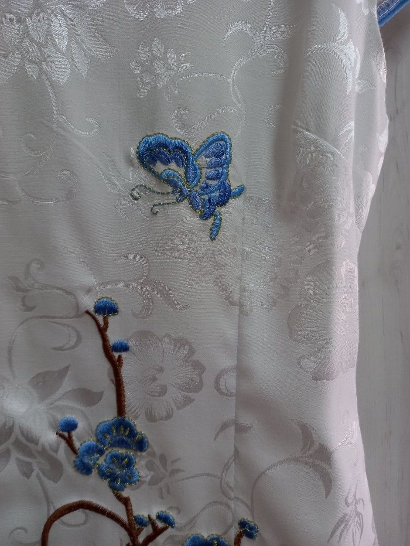 CHERRIELEE Premium White & Blue Hand Embroidered Floral Cheongsam with ...