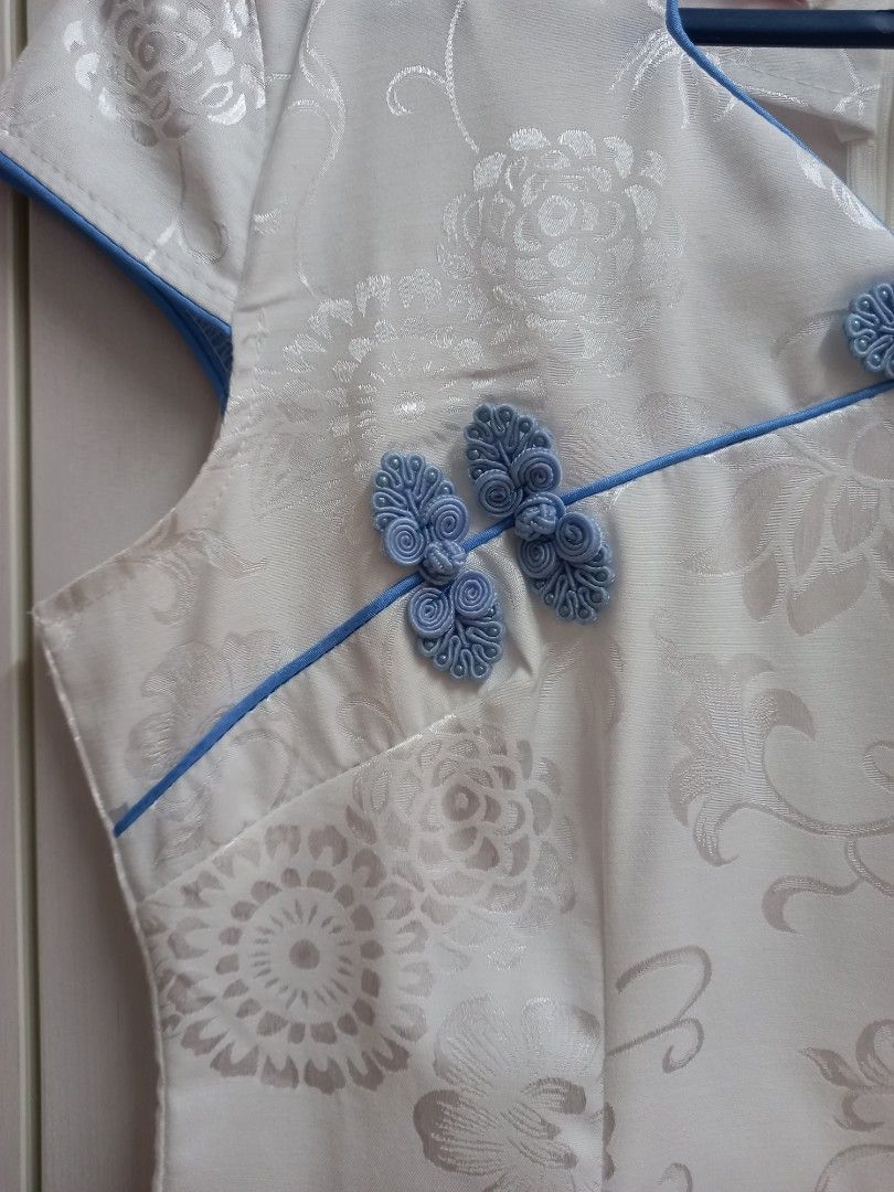 CHERRIELEE Premium White & Blue Hand Embroidered Floral Cheongsam with ...