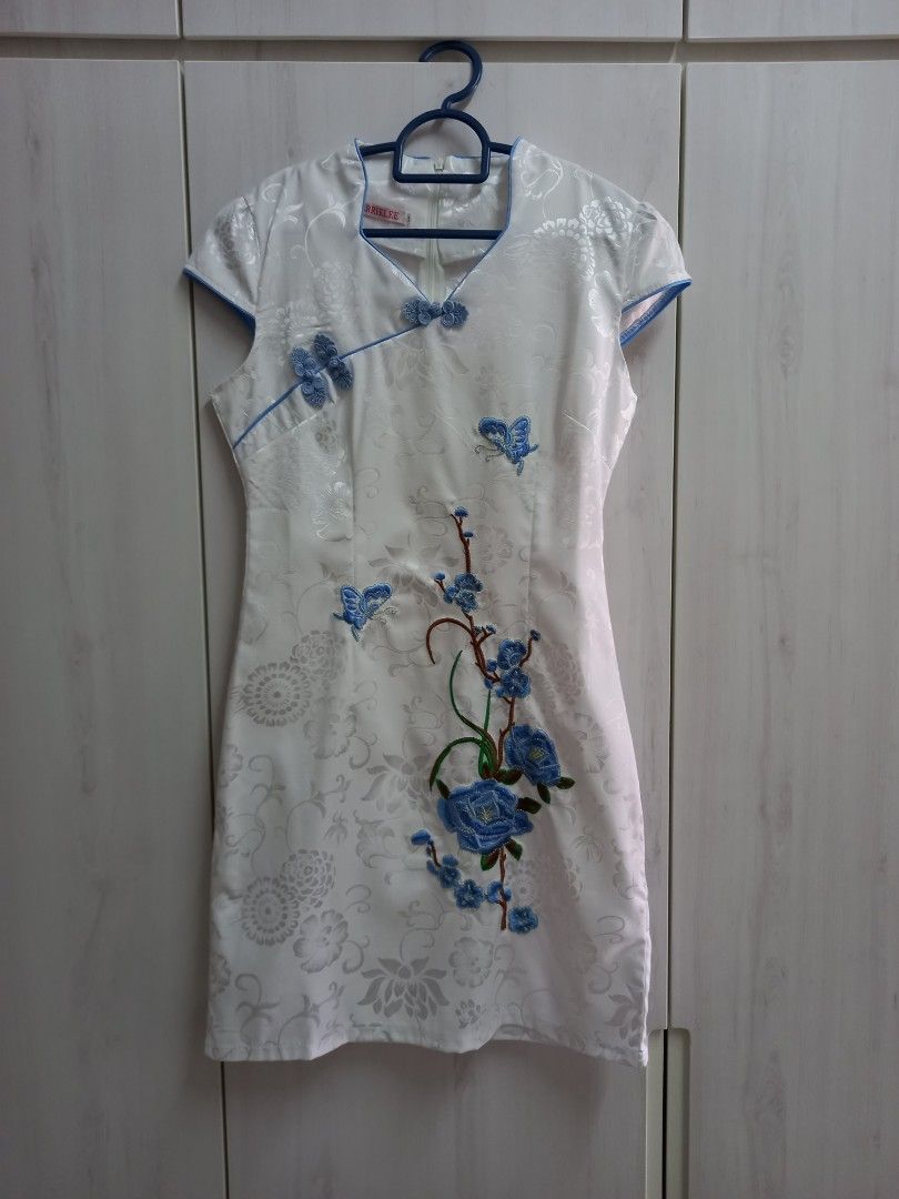 CHERRIELEE Premium White & Blue Hand Embroidered Floral Cheongsam with ...