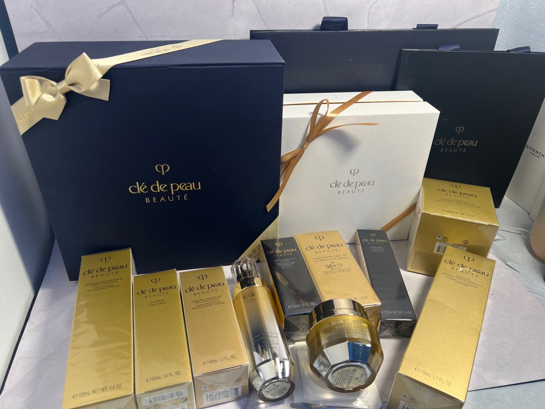 Cle de Peau Skincare / Make Up luxurious Gift set CPB CDP, Beauty ...