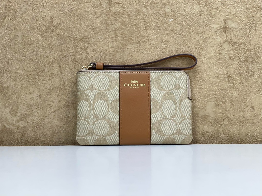 Coach 58035 Corner Zip Wristlet In Signature, Luxury, Bags & Wallets on ...