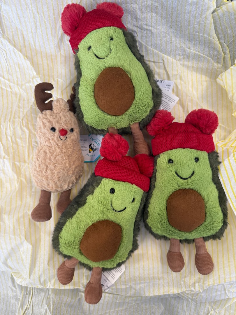Jellycat Amuseables Bobble Avocado, 興趣及遊戲, 玩具 & 遊戲類 - Carousell