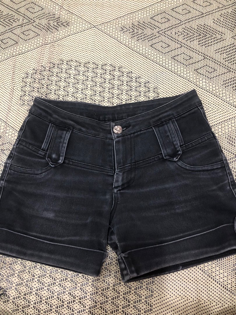 MAONG SHORT, Women's Fashion, Bottoms, Shorts on Carousell