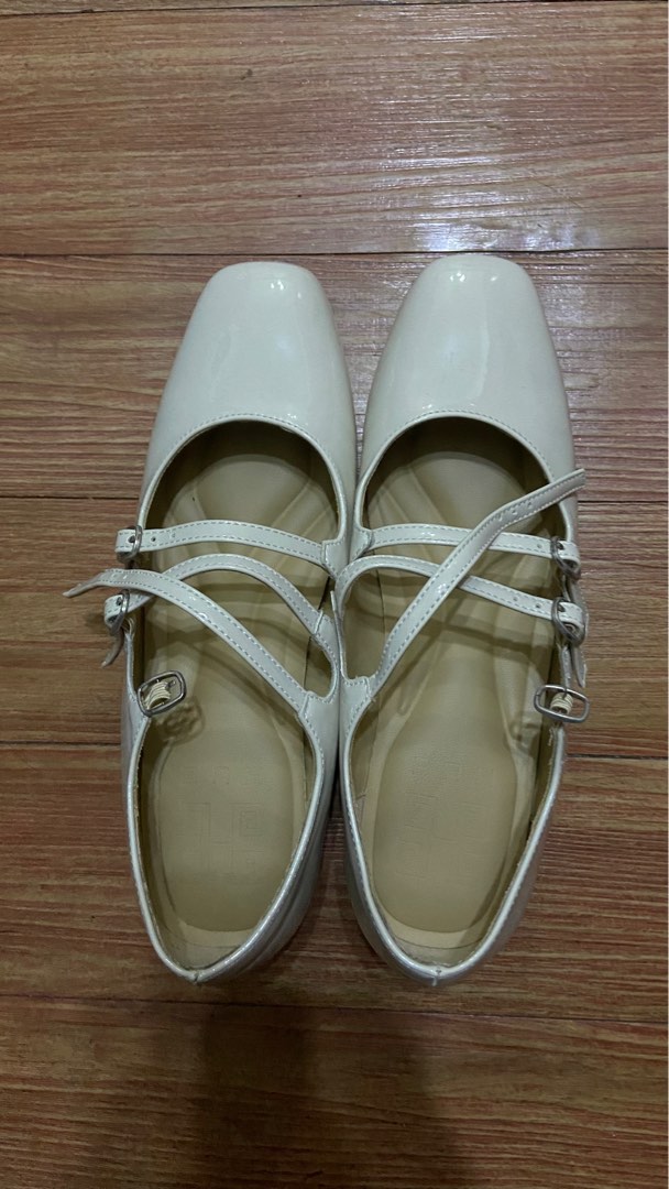 Mary Janes by Hue Manila, Women's Fashion, Footwear, Flats & Sandals on ...