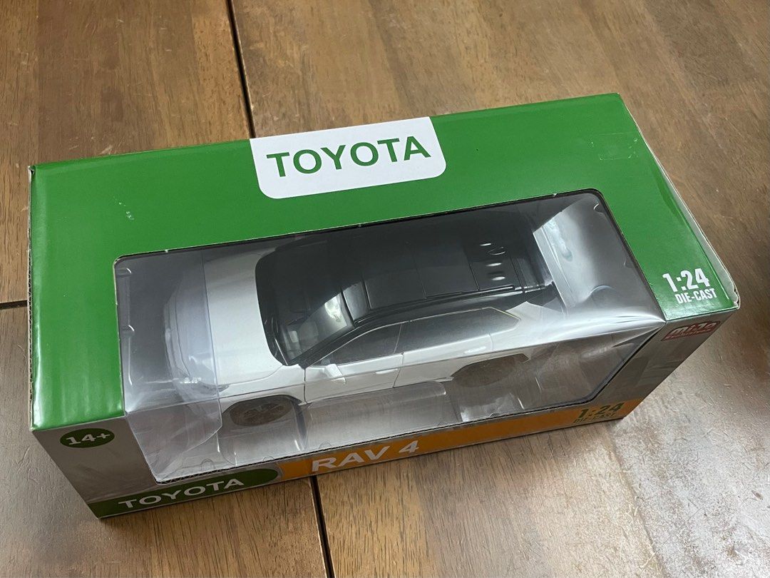 Mijo 1/24 Toyota RAV4 Hibrid two tone (white/black)只面交, 興趣及遊戲, 玩具 & 遊戲類 ...