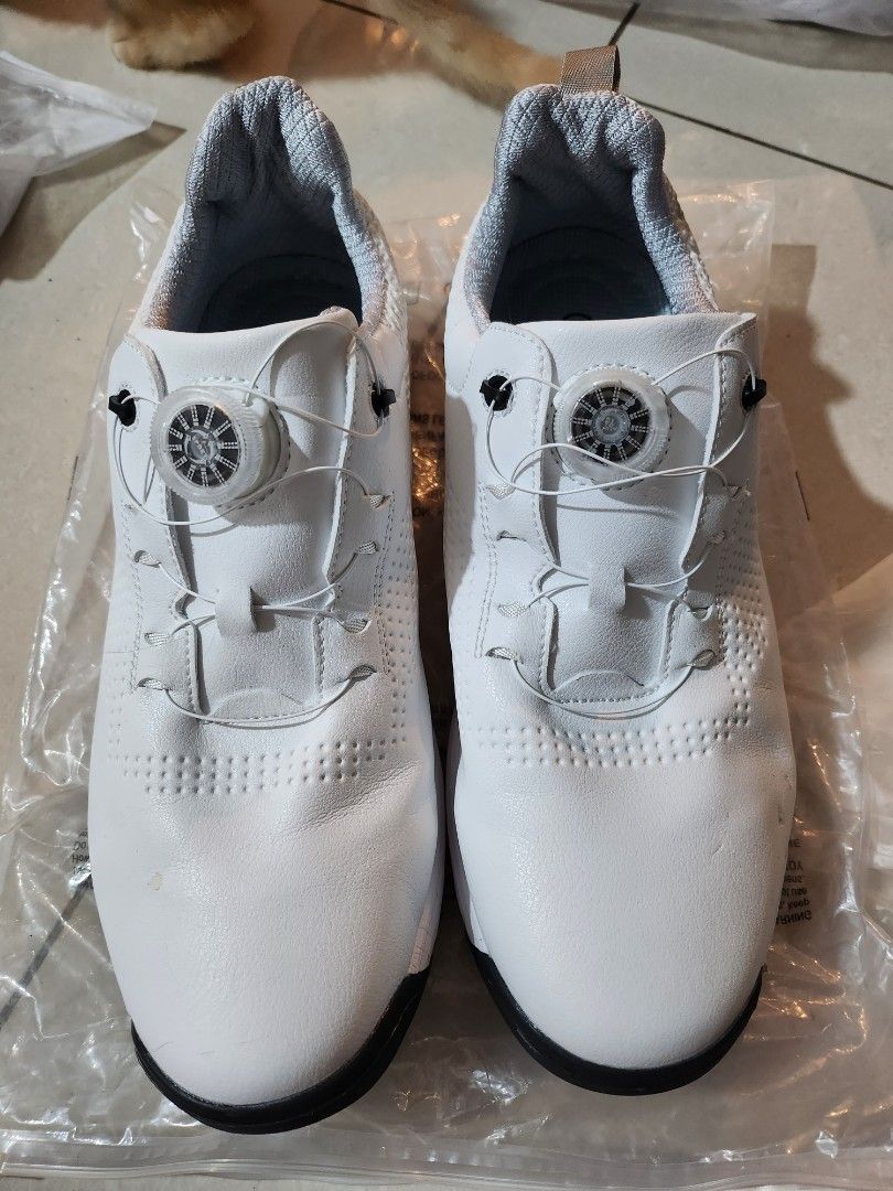 NEW Golf Shoe Rotating Size 42, Men's Fashion, Activewear on Carousell