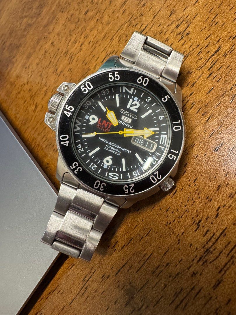 Seiko 5 Landshark aka Atlas SKZ211, Men's Fashion, Watches ...