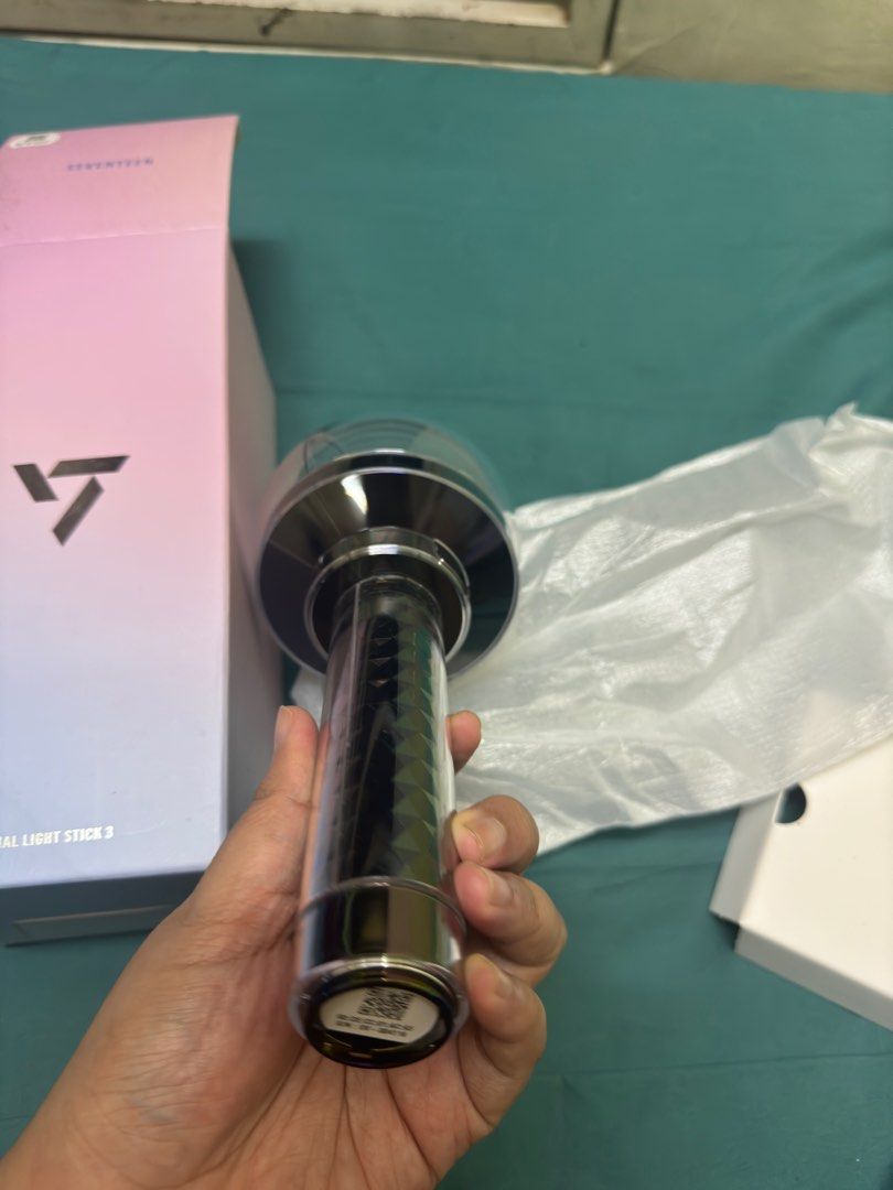 Seventeen lightstick v3 new, Hobbies & Toys, Collectibles & Memorabilia ...