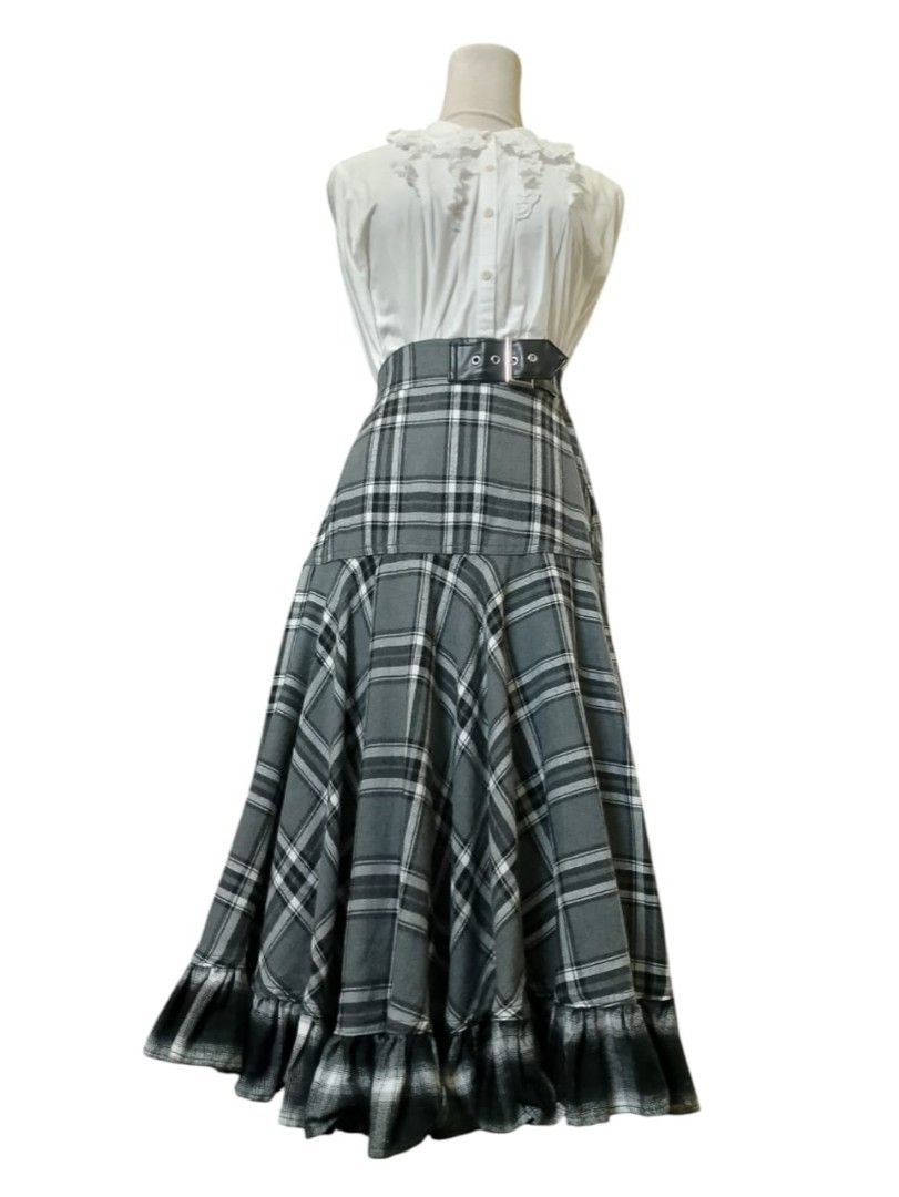 Skrit Retro kembang, Women's Fashion, Bottoms, Skirts on Carousell