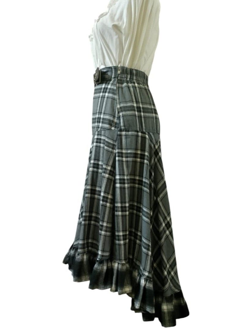 Skrit Retro kembang, Women's Fashion, Bottoms, Skirts on Carousell