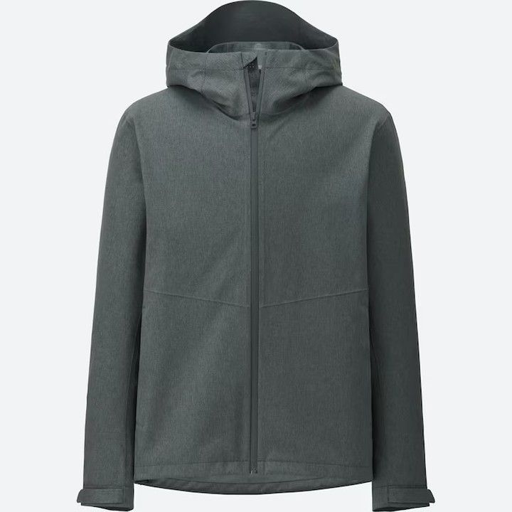 Uniqlo blocktech, Men's Fashion, Activewear on Carousell