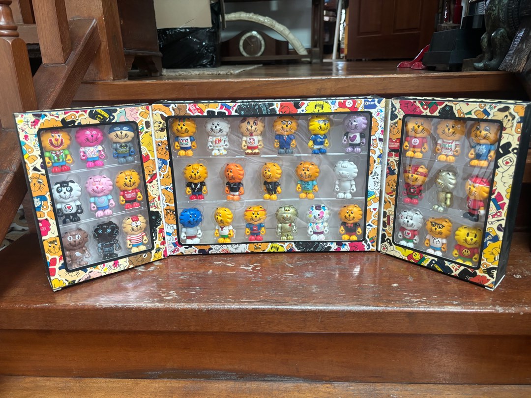 Vintage Singa Courtesy Singa Box Set, Hobbies & Toys, Memorabilia ...