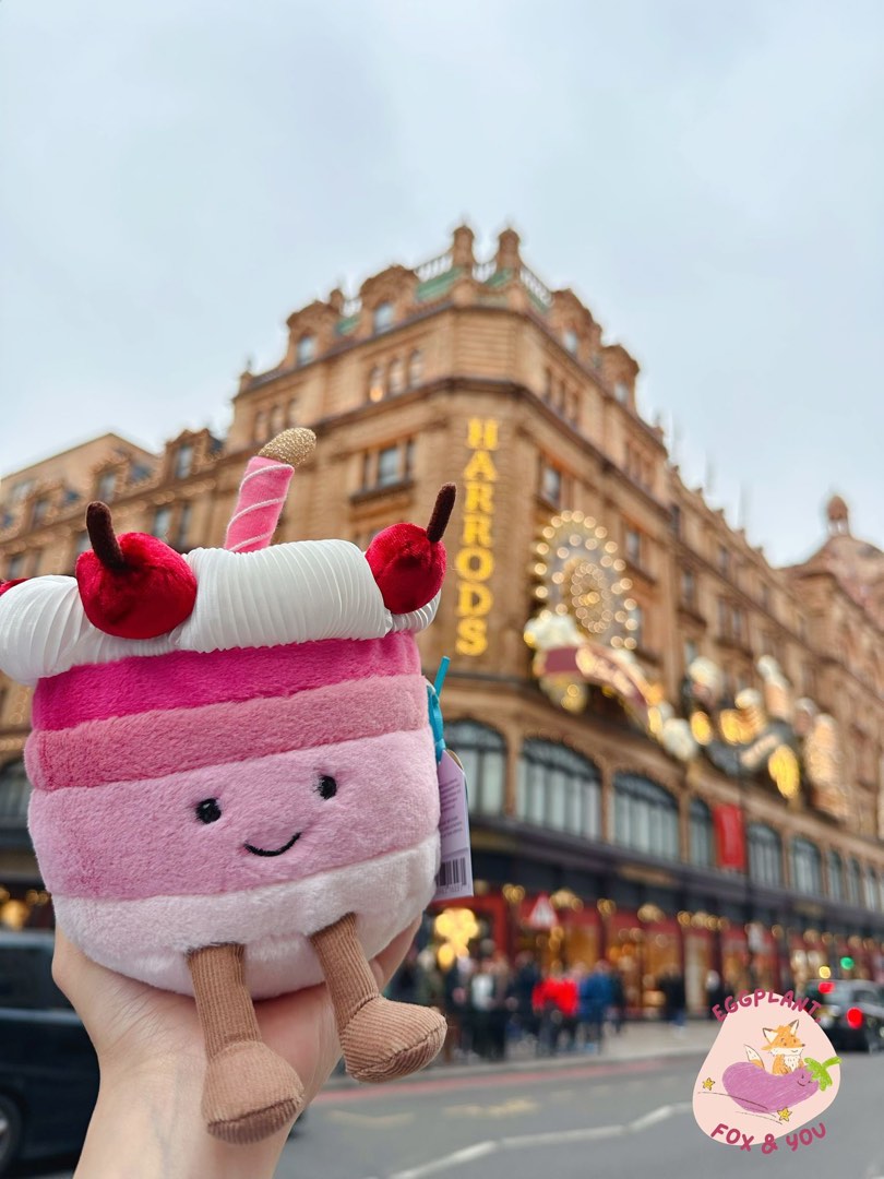 【限購】 Harrods x Jellycat限量版櫻桃🍒蛋糕, 興趣及遊戲, 玩具 & 遊戲類 - Carousell