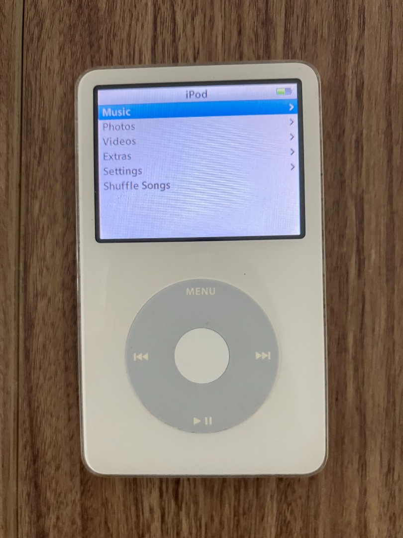 Apple Ipod 60GB with Box and Cable, 音響器材, 音樂播放裝置 MP3及CD Player - Carousell