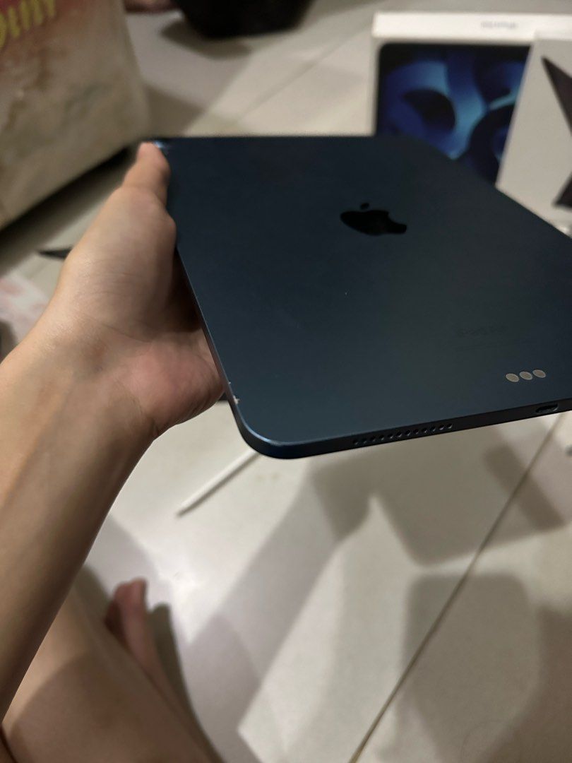 WTS sepaket macbook air gen 5 (256gb), ipad magic keyboard, apple ...