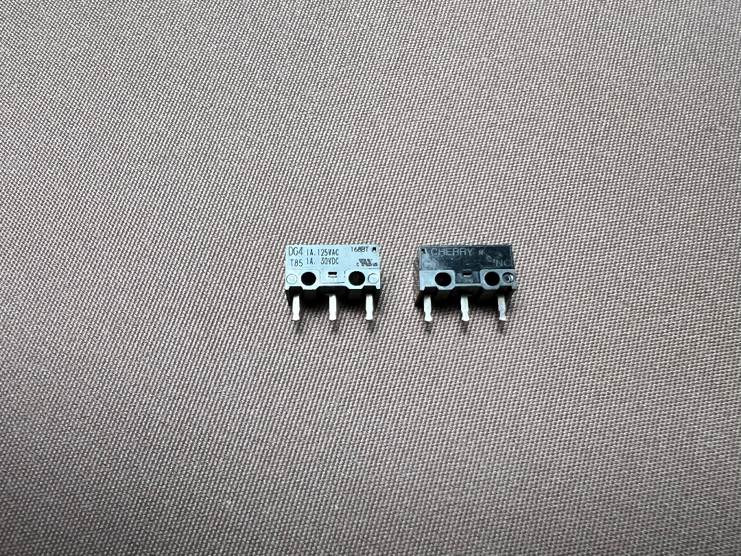 絕版 Cherry 櫻桃 DG4 T85 日產 微動 (一對), 電腦＆科技, 電腦周邊及配件, 電腦滑鼠及相關產品 - Carousell
