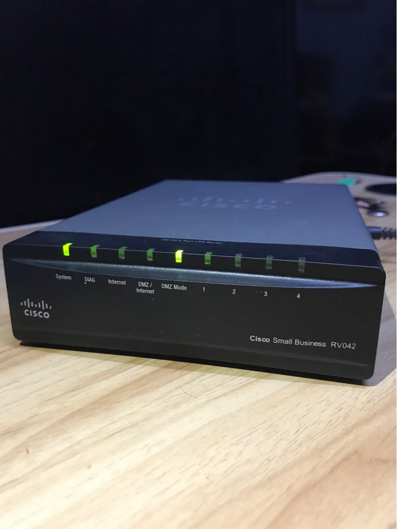 Cisco RV042 Router, Computers & Tech, Parts & Accessories, Networking ...