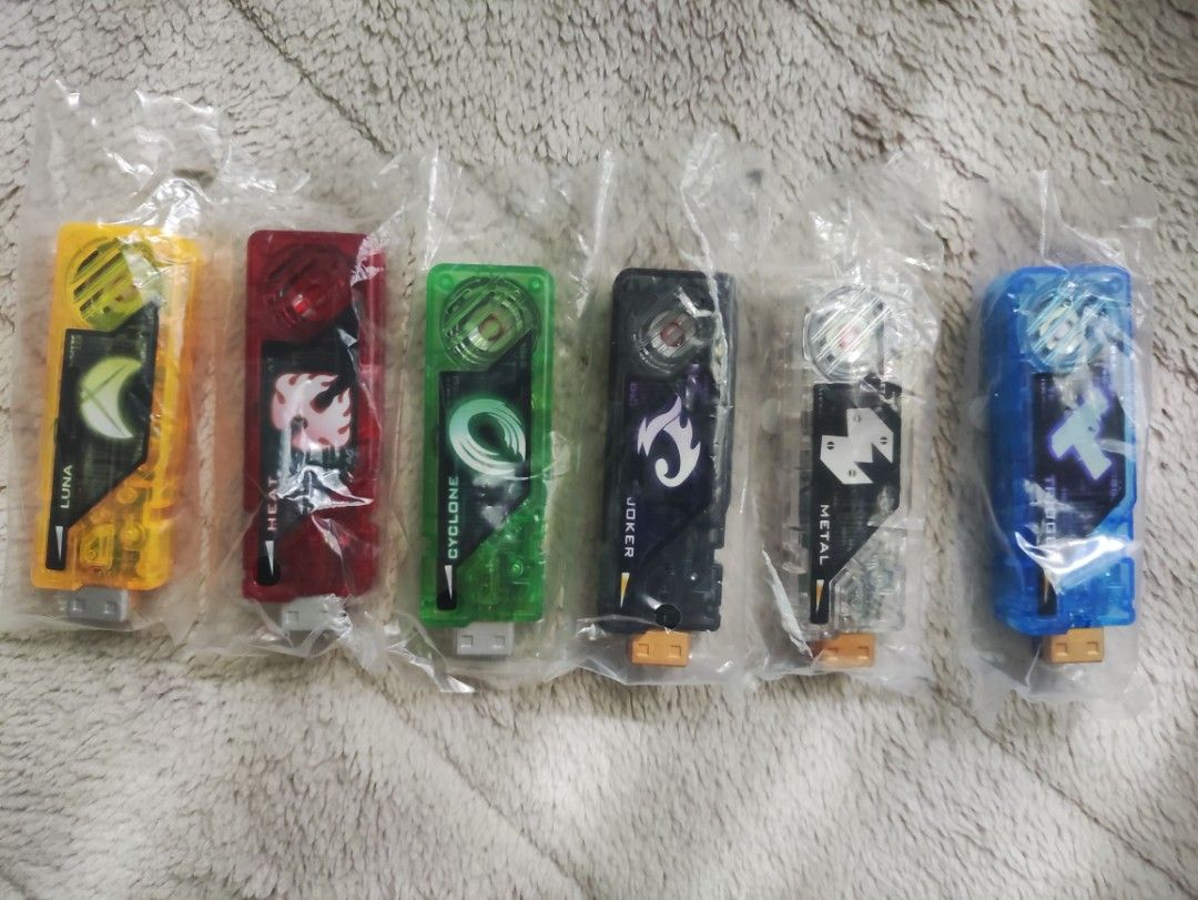 DX Gaia Memory Kamen Rider W Original Bandai, Hobbies & Toys, Toys ...