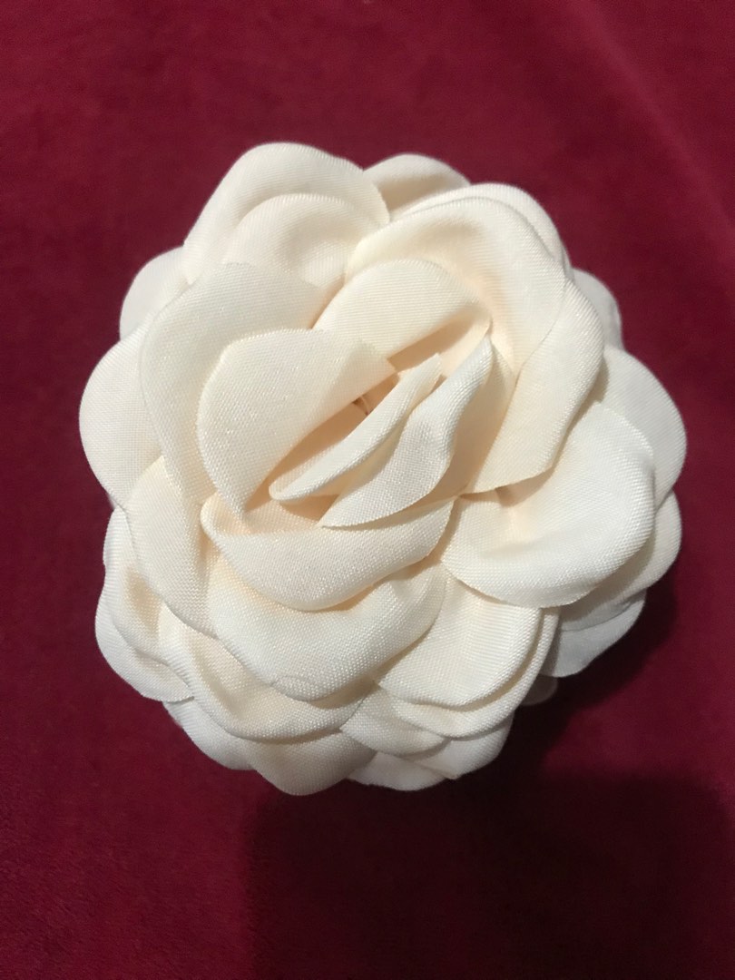 Flower Hair Clamp, Women's Fashion, Watches & Accessories, Hair ...