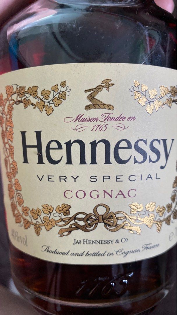 Hennessy, Food & Drinks, Beverages on Carousell