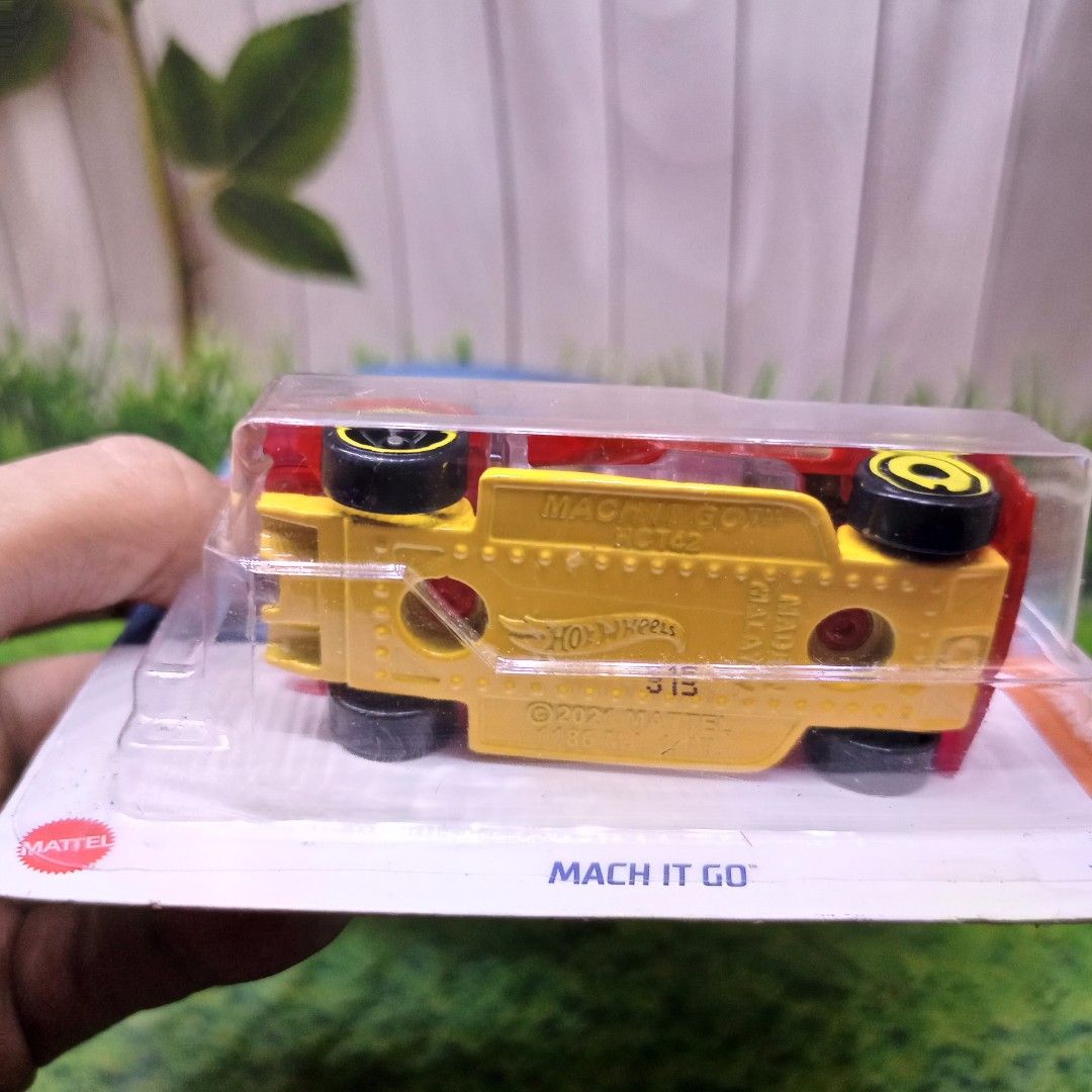 Hot Wheels Mach It Go Merah 2021 Original, Toys & Collectibles, Mainan ...
