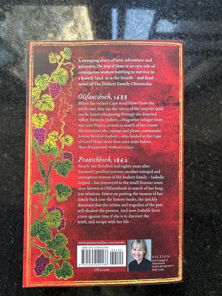 Kate Mosse Book The Map of Bones, 興趣及遊戲, 書本 & 文具, 小說 & 故事書 - Carousell