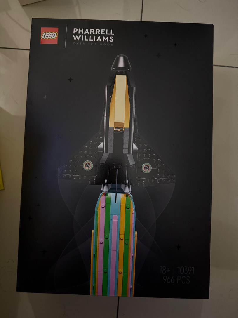 Lego Pharell William Set, Hobbies & Toys, Toys & Games on Carousell