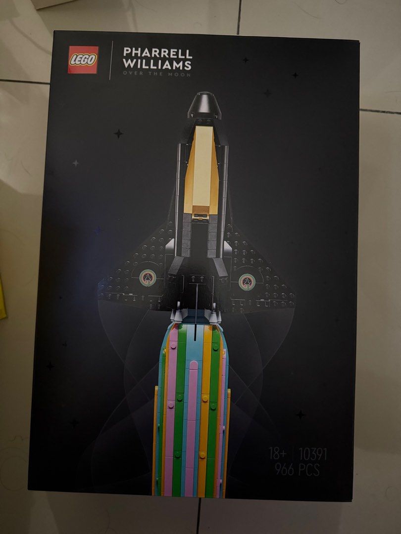 Lego Pharell William Set, Hobbies & Toys, Toys & Games on Carousell