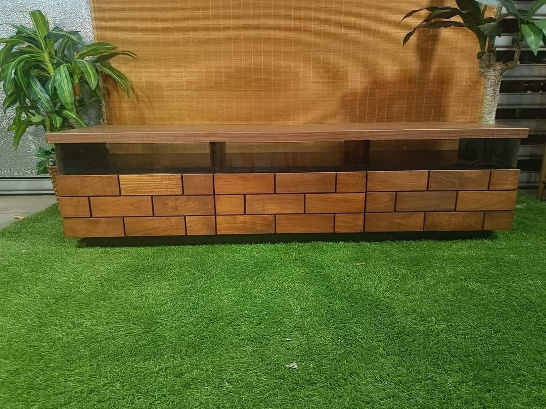 NITORI Broric Chest Tv Rack upto 65inch TV Heavy, Glass accent ...