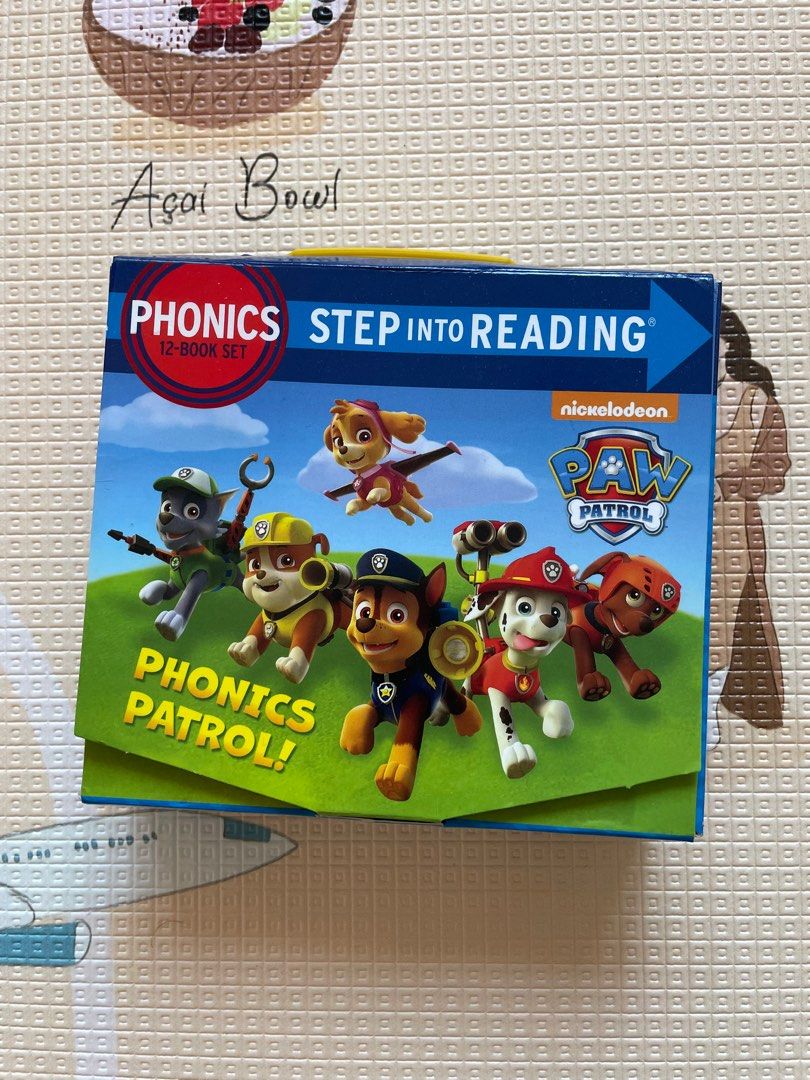 Paw patrol Phonics 12 books set / Step into reading, 興趣及遊戲, 書本 & 文具 ...