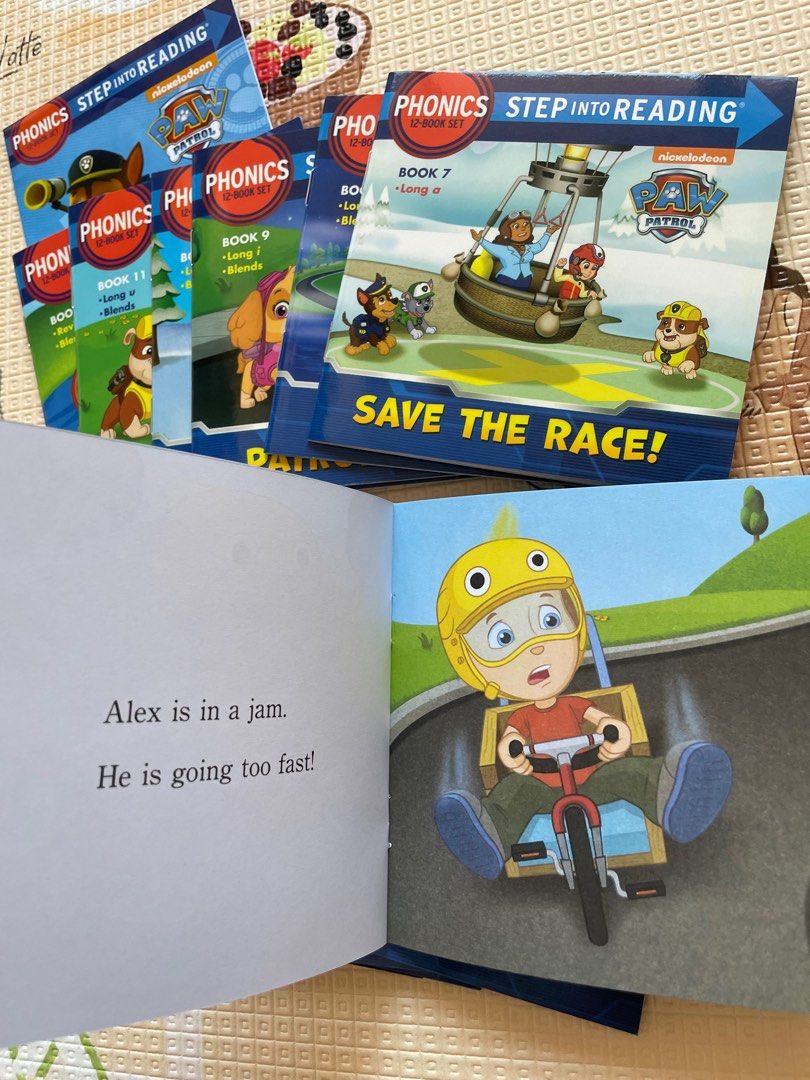 Paw patrol Phonics 12 books set / Step into reading, 興趣及遊戲, 書本 & 文具 ...