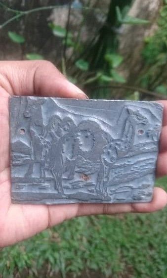 Plat Stamp Grafir Besi Antik Gambar Llama, Antik, Pajangan di Carousell