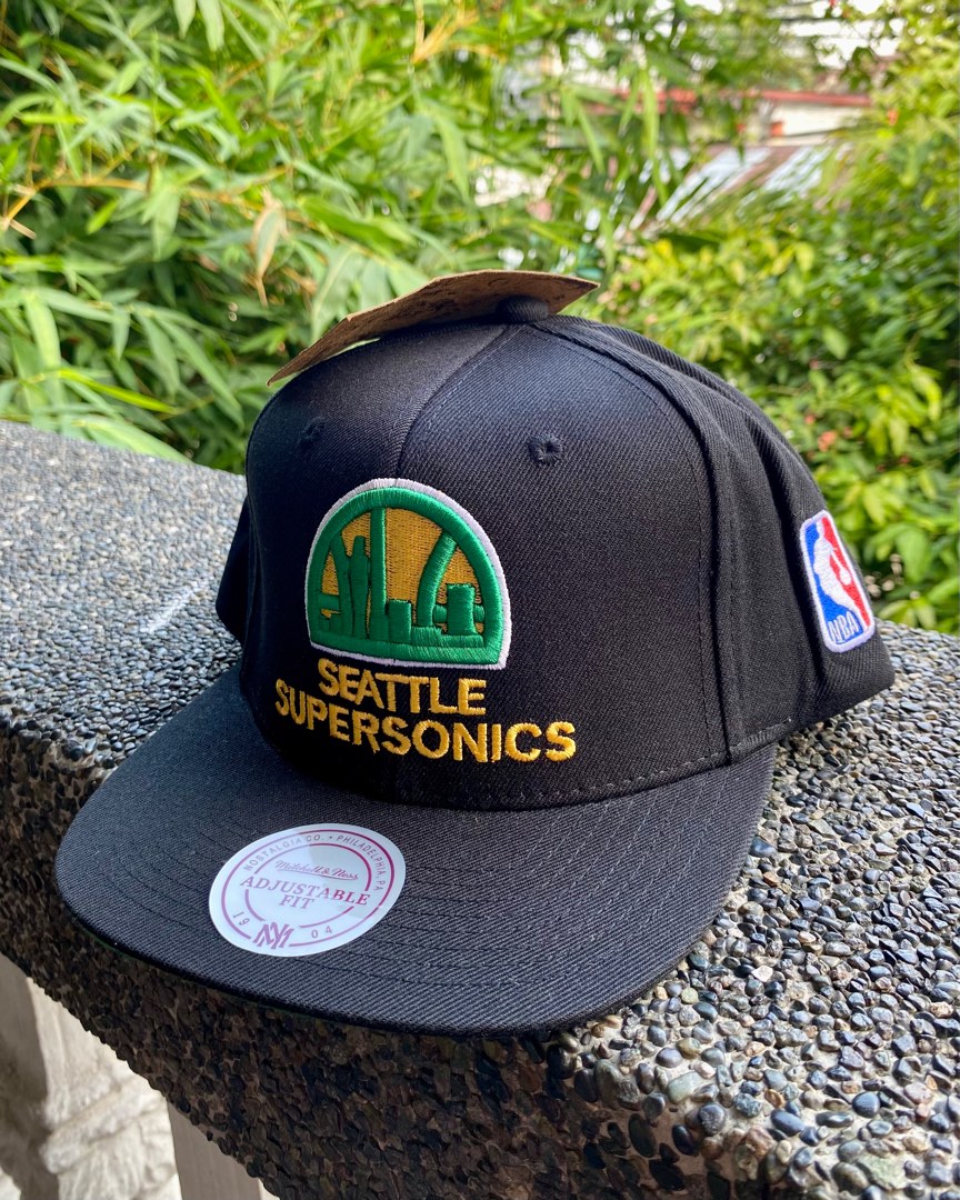 Seattle SuperSonic Mitchell and Ness snapback with tag and, Men's ...