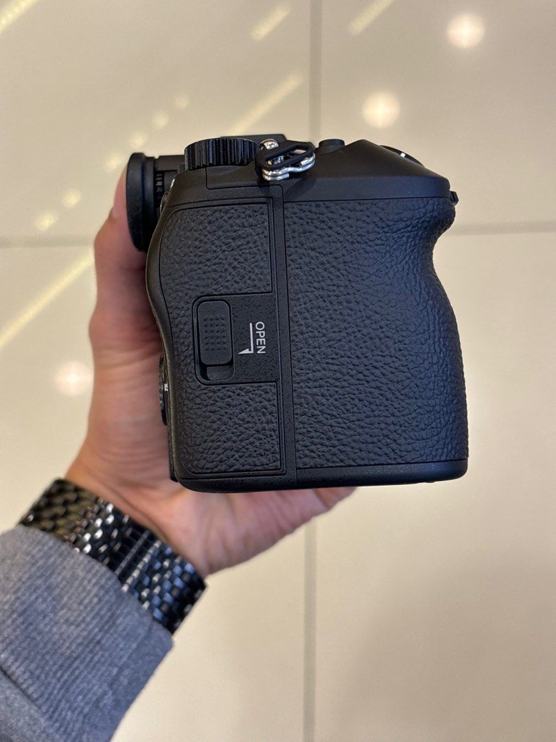 SONY A9 MARK III BODY SHUTTER COUNT 1k, Photography, Cameras on Carousell
