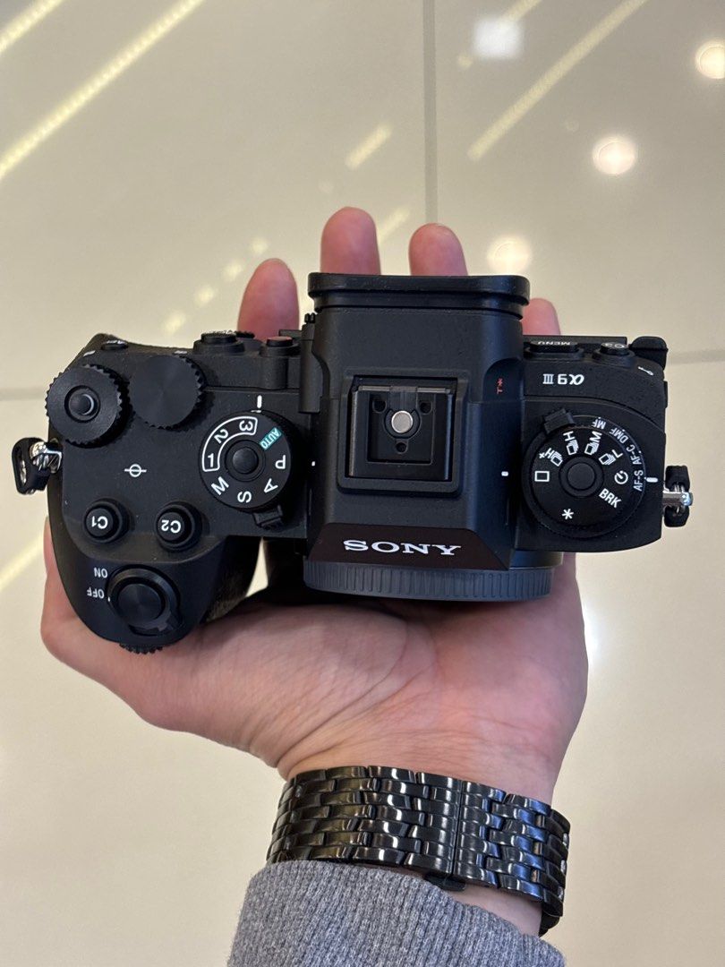 SONY A9 MARK III BODY SHUTTER COUNT 1k, Photography, Cameras on Carousell